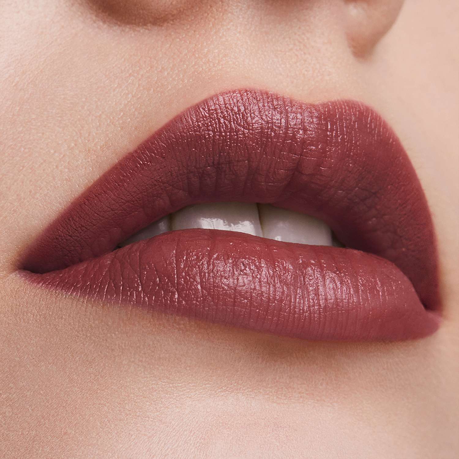 Pure Color Lipstick Creme - Renegade i 440 Irresistible från Estée ...